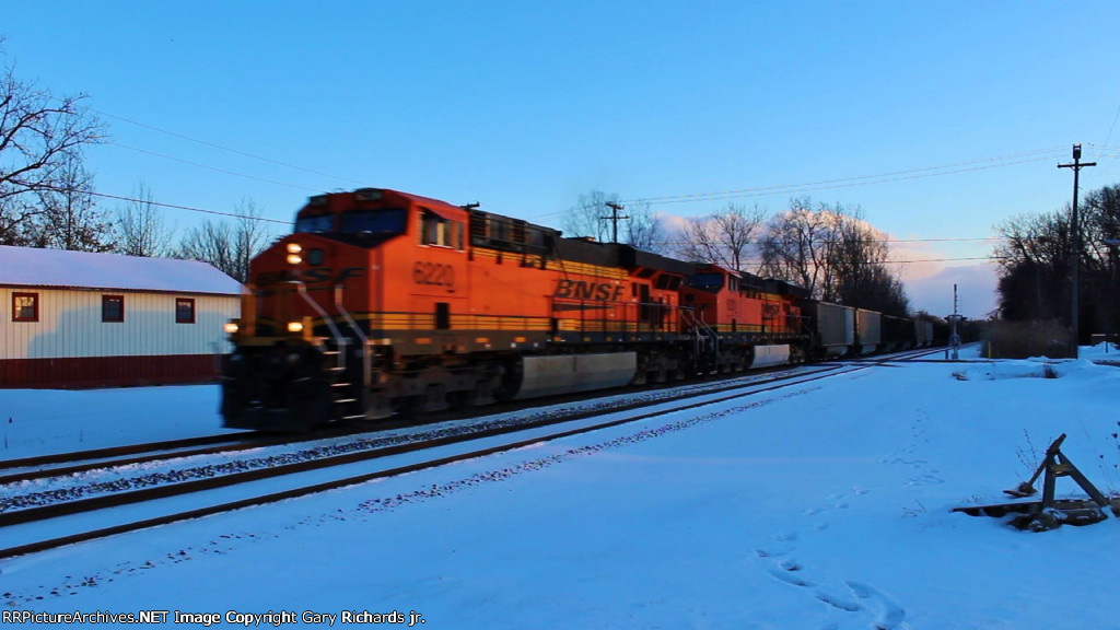 BNSF 6220 & 6221